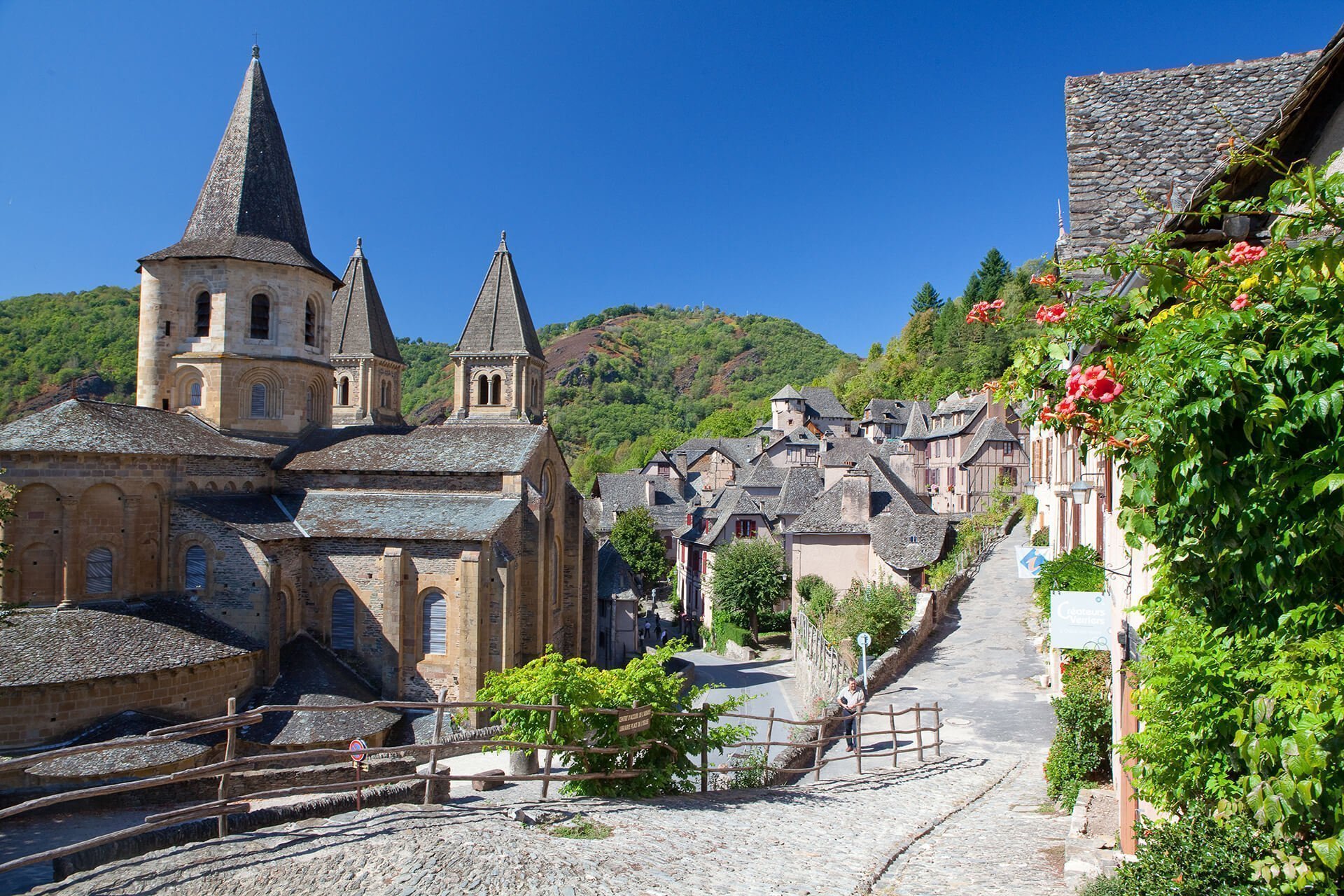 Bienvenue à Conques - Chemin de Saint Jacques